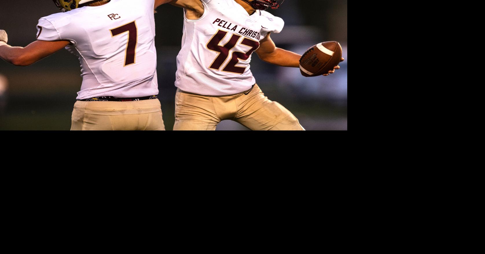 Prep football: Eagles soar past Comets | Sports | ottumwacourier.com