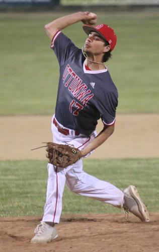 Prep baseball: Bulldogs hang on for split at Mason City | Sports ...