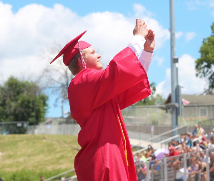 OHS seniors receive proper graduation ceremony | News | ottumwacourier.com