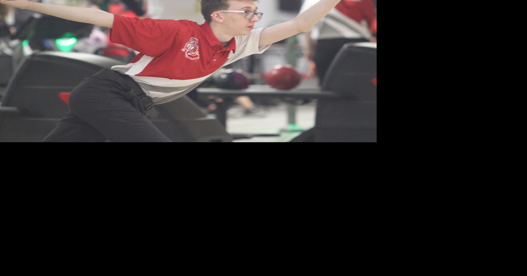 Prep bowling: Bulldogs roll in home opener | Sports | ottumwacourier.com