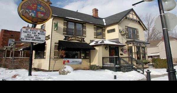 Five of the Coziest Bars in Windsor