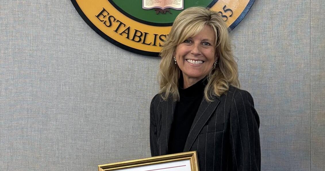 Wendy Sinnette Named Superintendent of Year by County | La Cañada ...