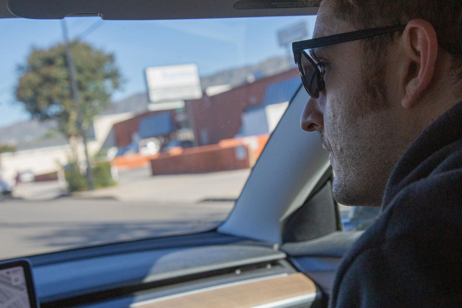 Volunteer Group Rings Alarm on ICE Raids in Burbank | Burbank Leader ...