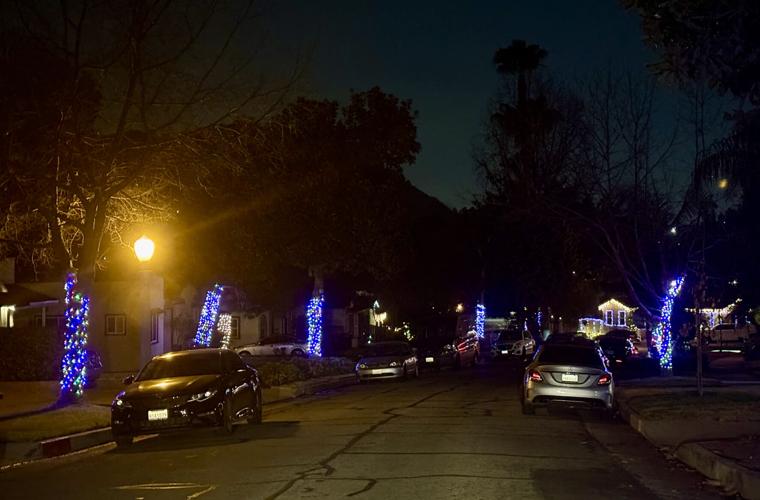 Neighborhood Shines Bright With Tradition | Glendale News Press ...