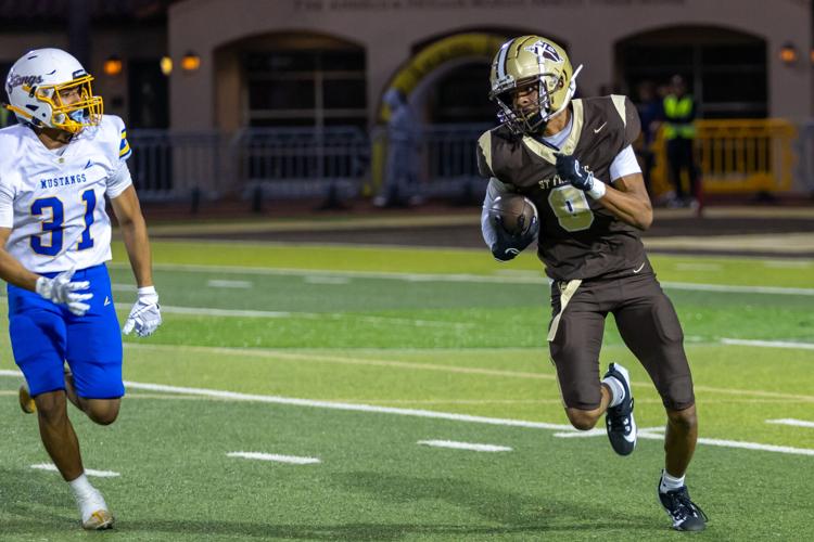 Football: Bell, Radabaugh Earn Top League Honors | Sports ...