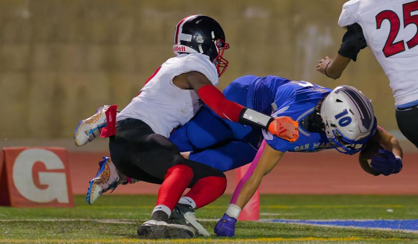 Football: Titans Thrash Compton Centennial in Final Nonleague Tune-Up ...