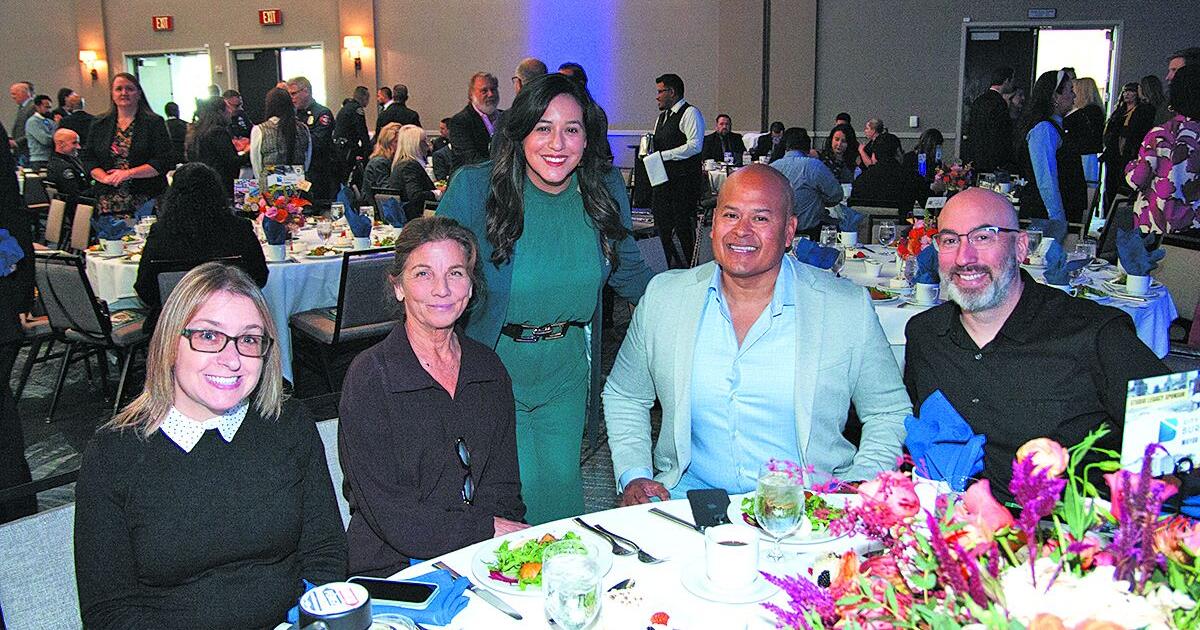 Mayor Shares Gratitude for Burbank | Burbank Leader | outlooknewspapers.com