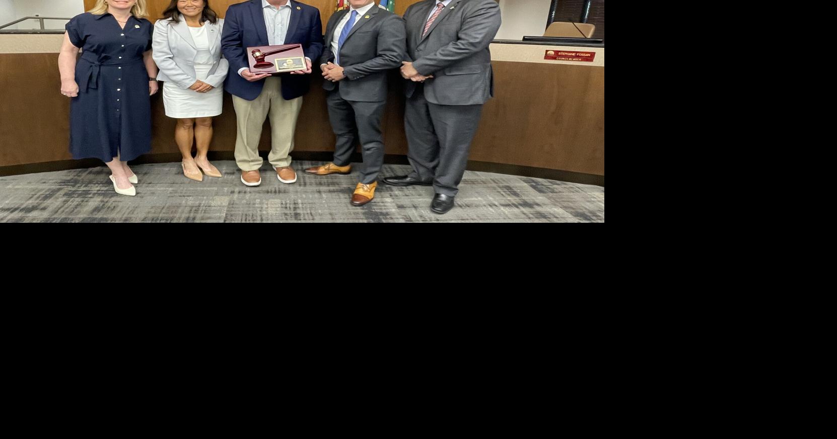 Davitt Hands Off Mayoral Gavel to Bowman | La Cañada Outlook ...