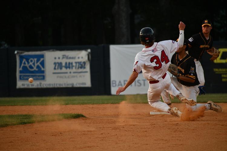 Chiefs edge out Miners in 3-2 decision | Sports | paducahsun.com