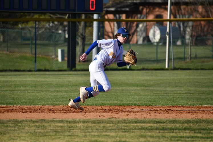 Vikings hold on to knock off University Heights | Sports | paducahsun.com