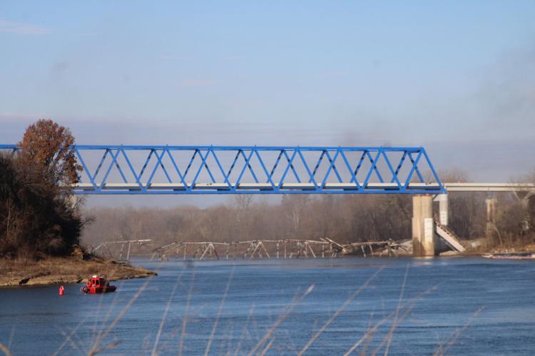 Old U.S. 60 'Smithland' Bridge demolition | | paducahsun.com