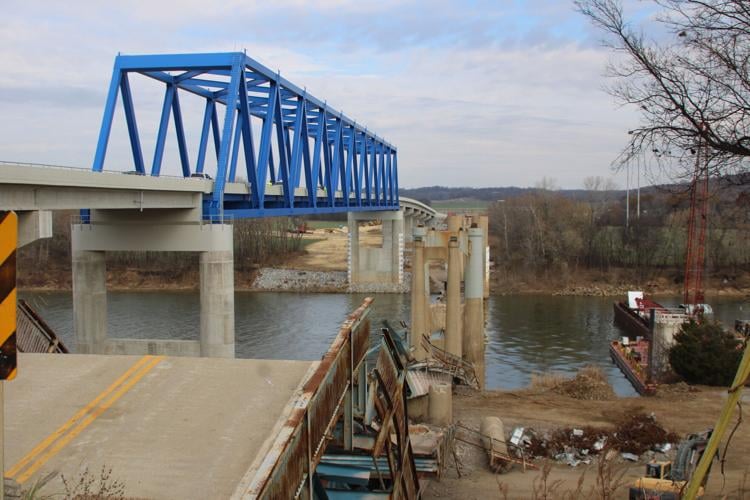 Old U.S. 60 'Smithland' Bridge demolition | | paducahsun.com