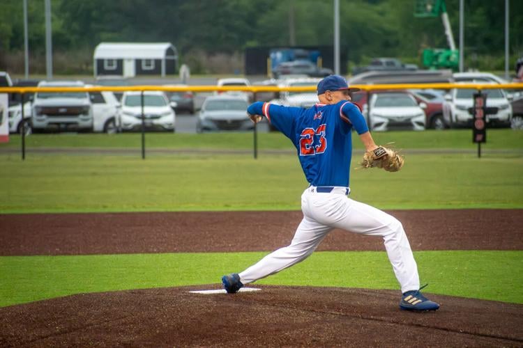 Mustangs edge out Marshall County, honors 15 seniors ahead of contest ...
