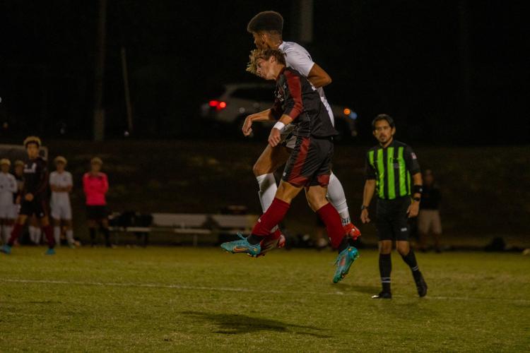 Mustangs top Murray Tigers in senior night battle | Sports | paducahsun.com