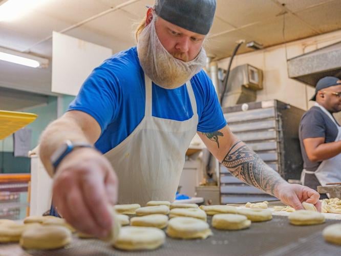 New owners look to continue Munal's 70-year donut legacy | News ...