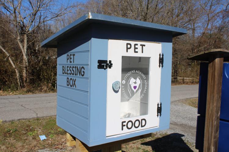 Paducah woman aims to help neighbors in need with pet blessing box ...