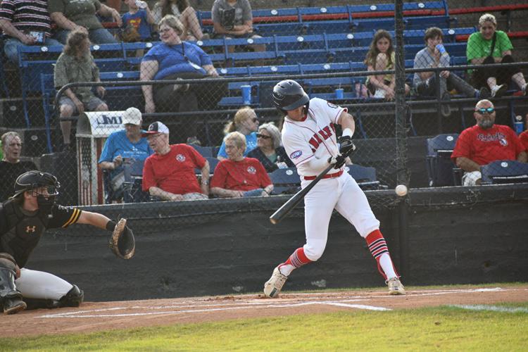 Chiefs edge out Miners in 3-2 decision | Sports | paducahsun.com
