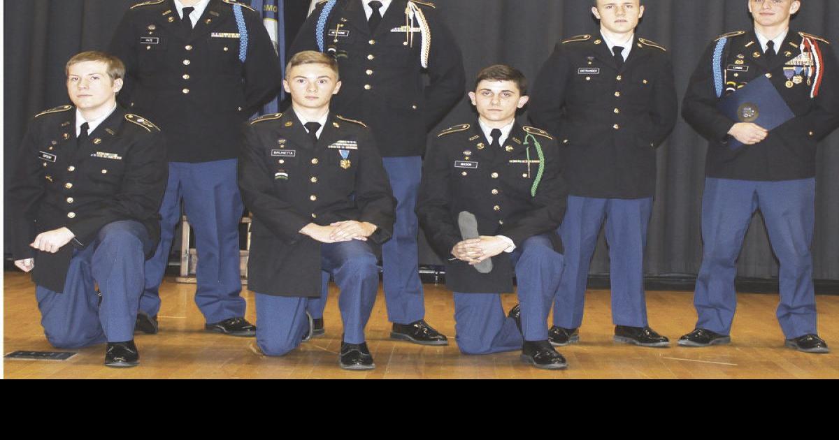 Graves' seniors, JROTC cadets joining military | Local News ...