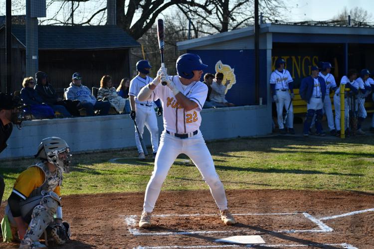 Vikings hold on to knock off University Heights | Sports | paducahsun.com