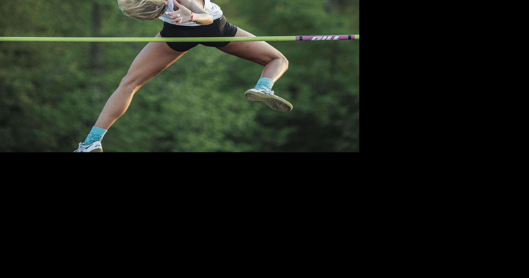 Lowe clearing high jump barriers | Local Sports | paducahsun.com