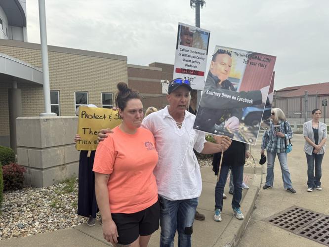 Protesters call for sheriff's firing amid excessive force accusation ...