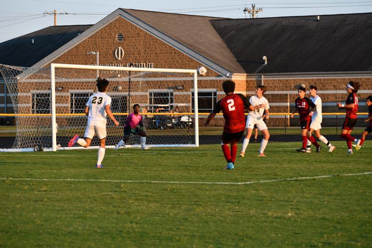 Mustangs turn impressive second half into win | Sports | paducahsun.com