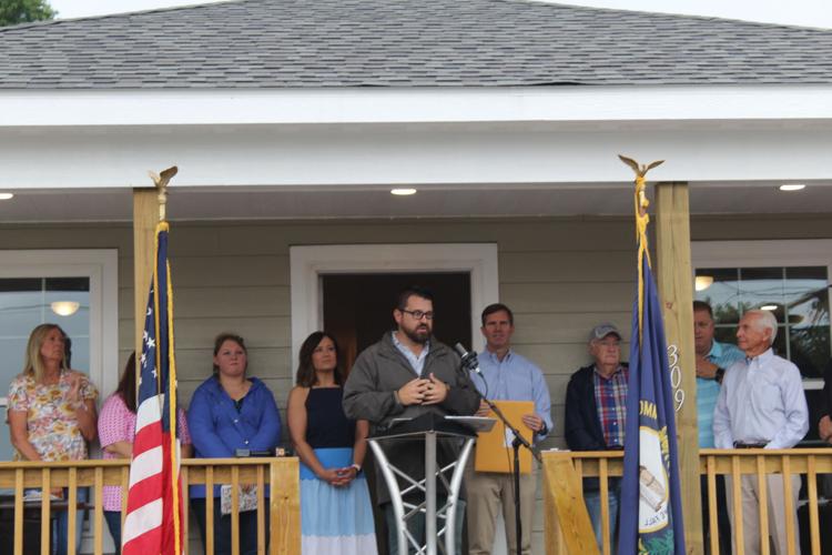 Beshear dedicates homes for tornado survivors in Graves Co. ceremony ...