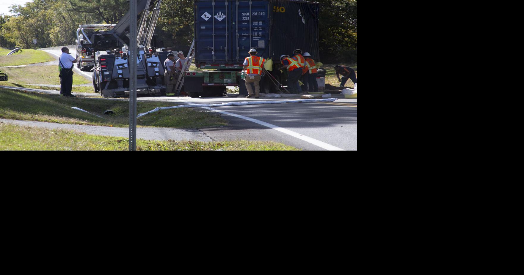 Semi crash causes commotion on Old Mayfield Road | News | paducahsun.com