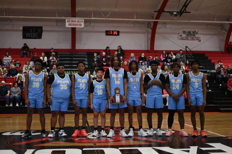 Burnett leads Comets to First District title with 39 points over Fulton ...