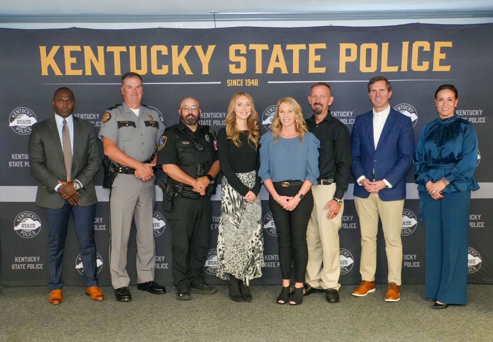 Kentucky officials honor four civilians for saving trooper’s life ...