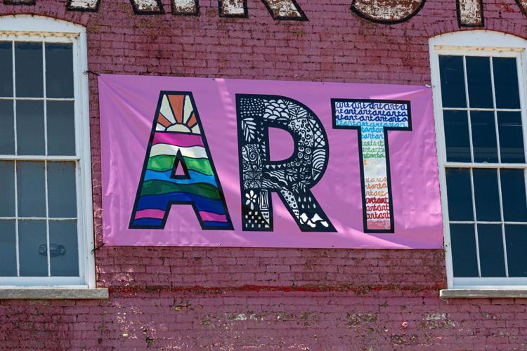 Market House unveils winning summer art banner | News | paducahsun.com
