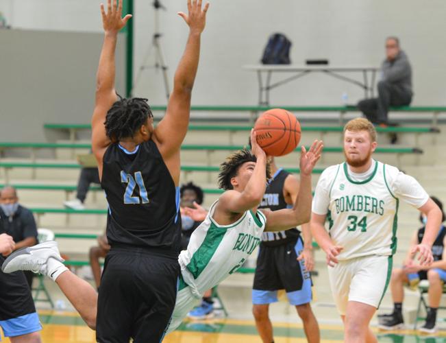 Bombers storm back, but Pilots hang on | Sports | paducahsun.com