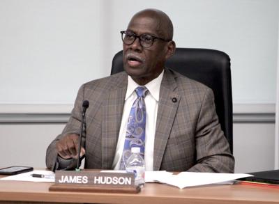 Reaction mixed to Shively's contract extension | News | paducahsun.com