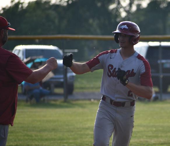 Trio of homers highlight Mustangs’ rout of Bombers | Sports ...