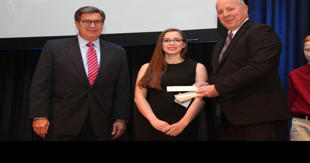 Mabry performs for farm bureau | Local News | paducahsun.com