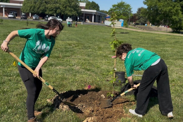 WKCTC hosts Arbor Day tree planting event | News | paducahsun.com