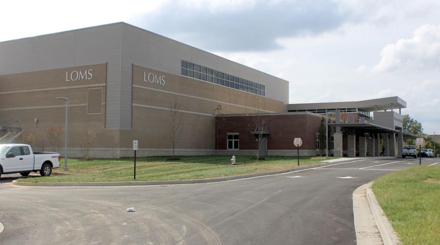 Lone Oak Middle School students to tour new school building | News ...