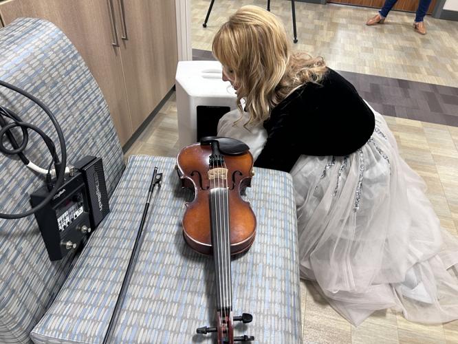 Violinist plays for cancer patients at Baptist Health Paducah | News ...