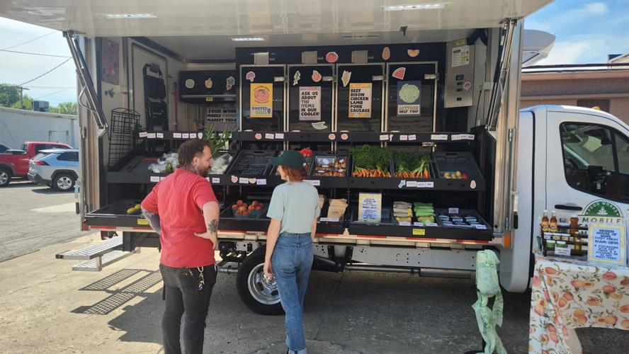 Mobile farmer's markets bring fresh foods to communities with limited ...