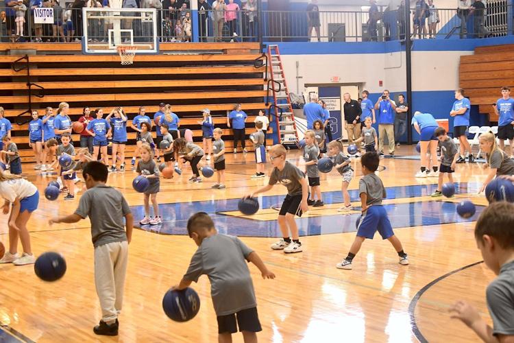 Graves County hosts "Big Blue Madness" ahead of upcoming basketball ...