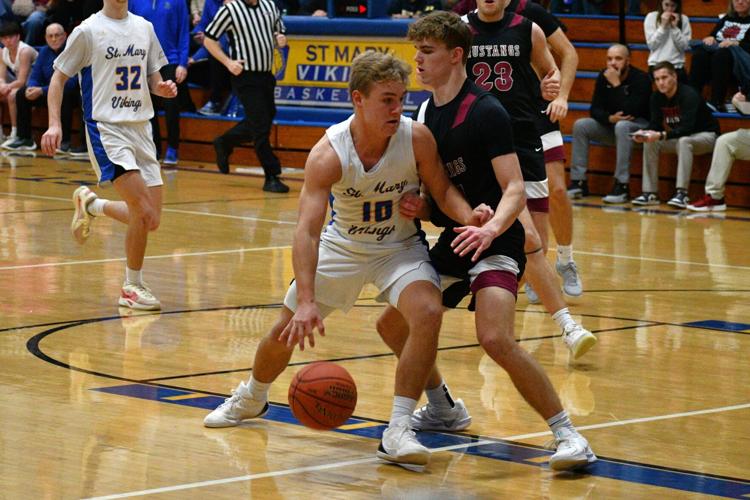 Vikings take down Mustangs to split doubleheader | Sports | paducahsun.com