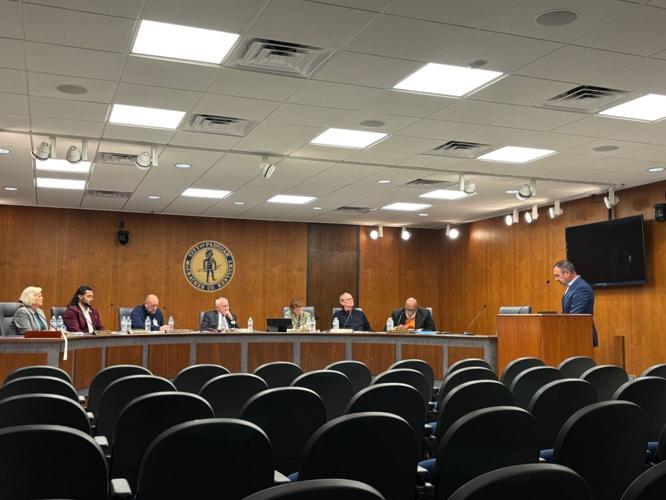 Paducah City Commission takes steps to eliminate 911 landline fees ...