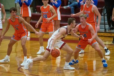 McCracken County Mustangs remain perfect, last undefeated team in KY ...