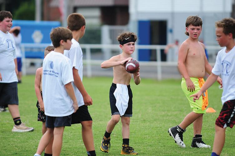 Kash Daniel holds youth football camp | Sports | paintsvilleherald.com