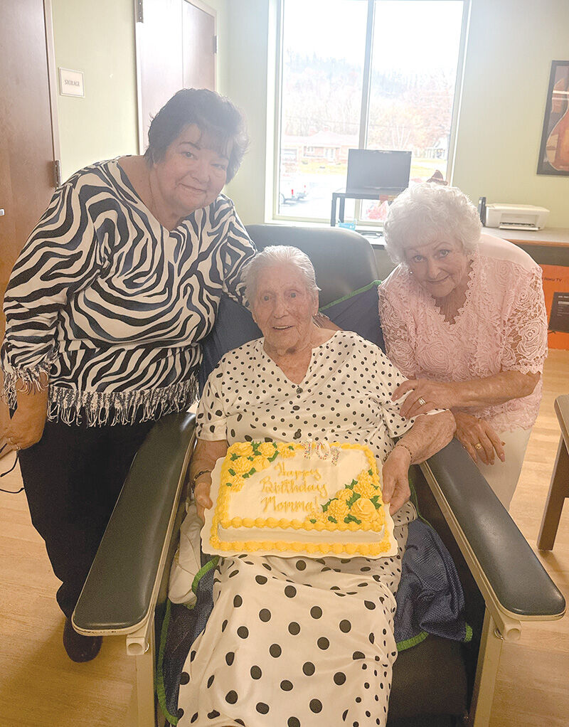 Anne Lyon marks her 101 years with family at Mountain Manor | News ...