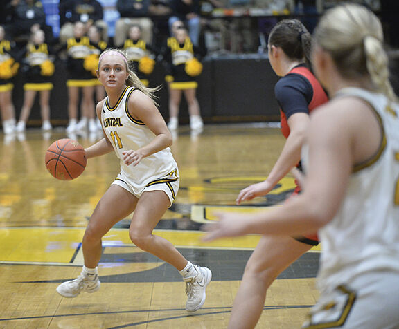 Johnson Central picks up home opening win | Sports | paintsvilleherald.com