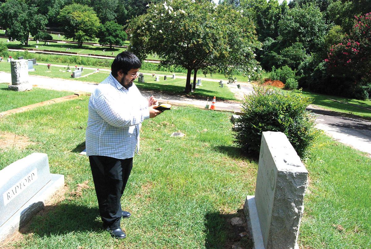 Grave mapping digs up untold stories | News | palestineherald.com