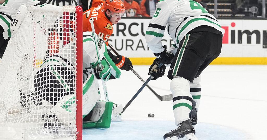 Lukas Dostal has 24 saves as Ducks beat Stars 3-1 to snap nine-game ...