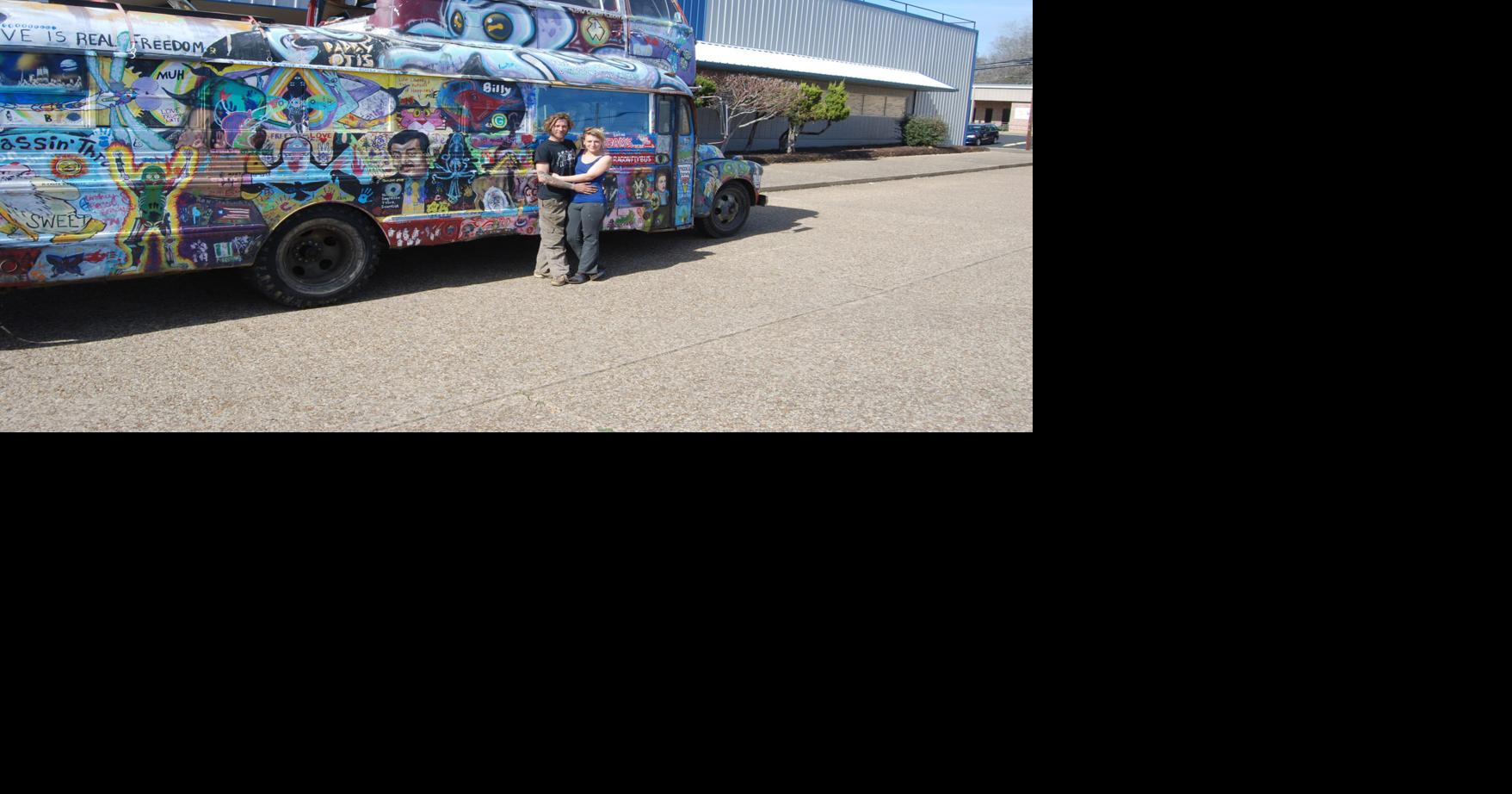 Off the grid, couple keeps truckin' | News | palestineherald.com