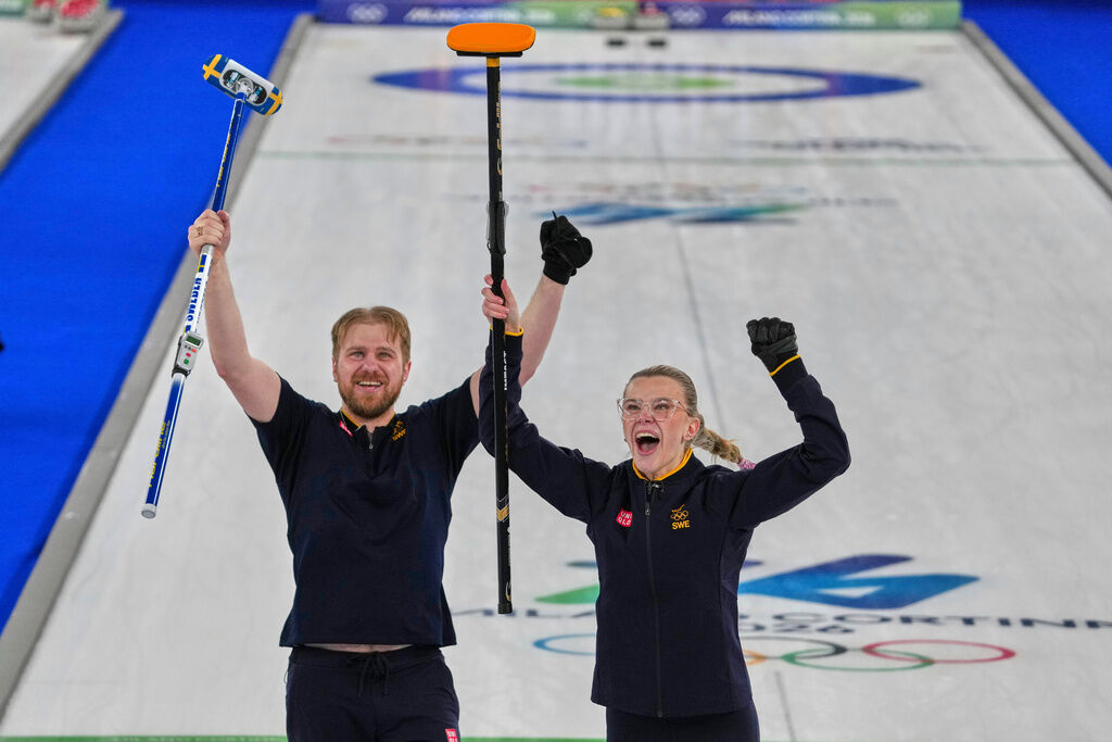 Swedish siblings Isabella and Rasmus Wranå win gold in mixed doubles ...